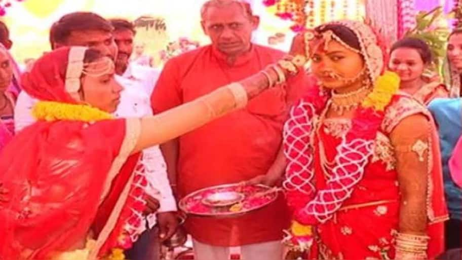વરરાજાની બહેન દુલ્હન સાથે લે છે સાત ફેરા, ગુજરાતના ખૂણે વસેલા ગામડાની આ ...