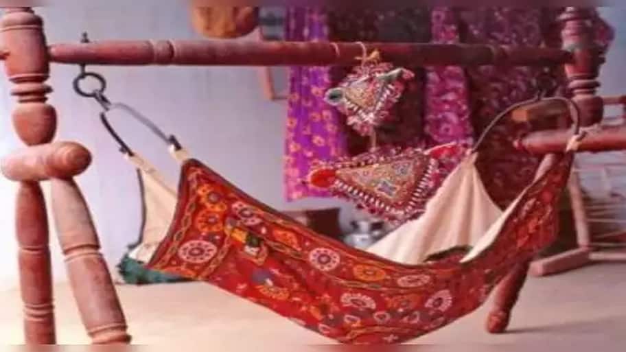જૂનાગઢનો અરેરાટીભર્યો કિસ્સો : દીકરાને પારણામાં જ મોત આપીને માતાએ તેની ...