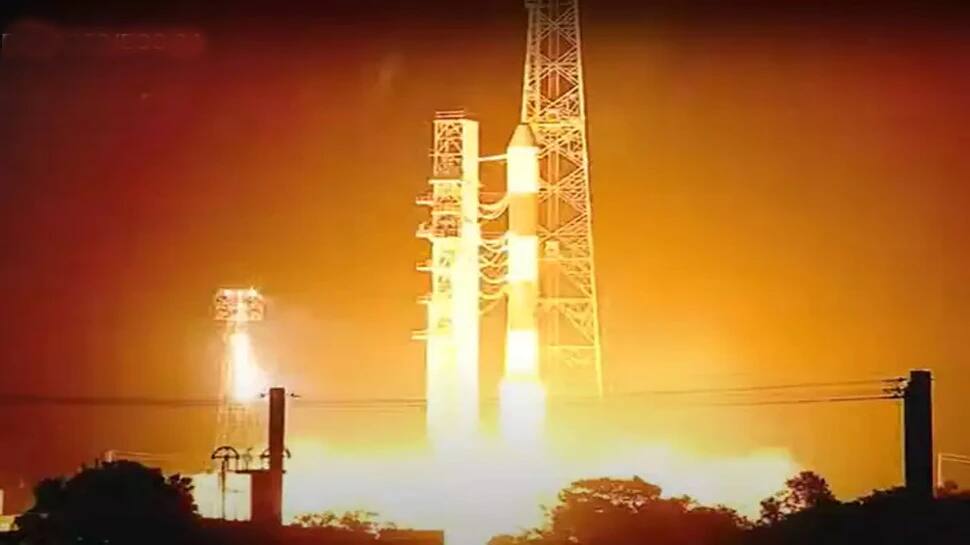ઈસરોએ PSLV-C52 નું સફળતાપૂર્વક લોન્ચિંગ કર્યું, EOS-04 સાથે 2 સેટેલાઈટ ...
