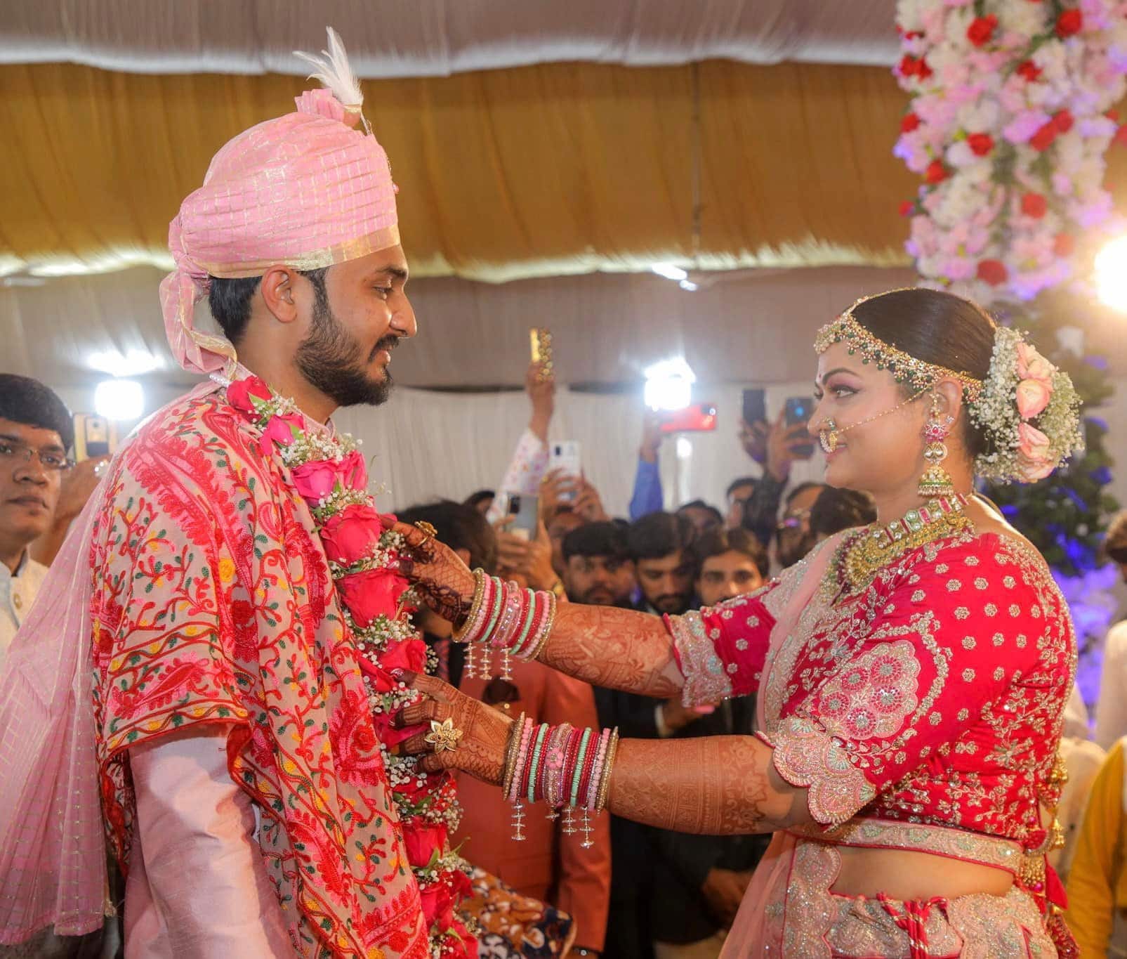 ગુજરાતી ગાયિકા અલ્પા પટેલના ઘરે વાગી લગ્નની શરણાઈ, રાજકુમારીની જેમ ...