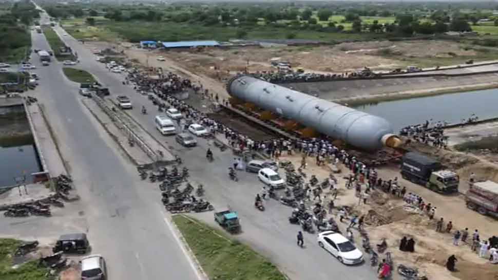 biggest reactors cross tharav vav highway after making 4 crore rupees ...