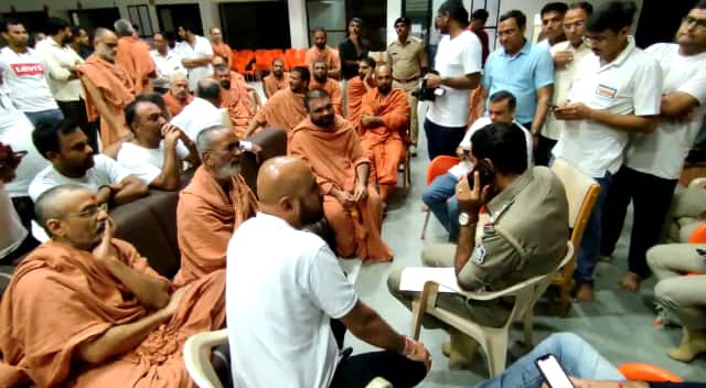 haridham sokhada issue between prabhodh swami and prem swami group