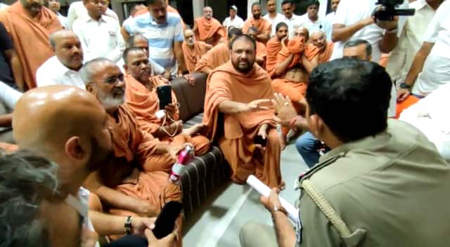 haridham sokhada issue between prabhodh swami and prem swami group