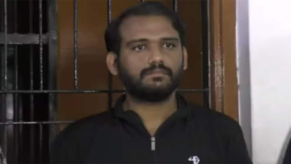 crime branch caught the person who stole 24 lakhs worth of diamonds