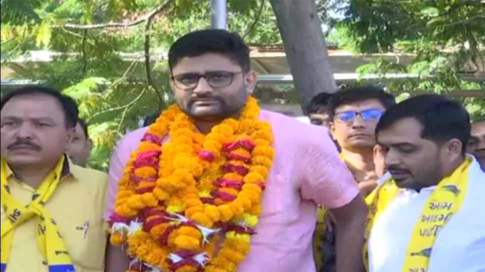 aap gopal italiya visit patidar khodaldham after delhi detained incidence