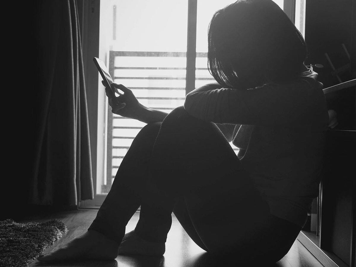 mental health feeling depressed after breakup try to move on 5 TIPS