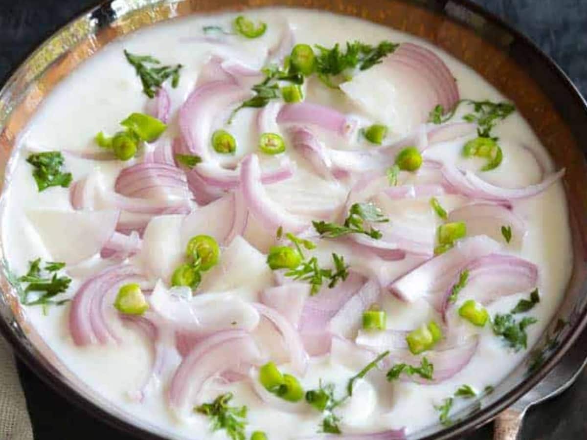 Onion Raita:હીટ સ્ટ્રોકથી બચવા માટે બનાવો ટેસ્ટી અને હેલ્ધી ડુંગળીનું ...