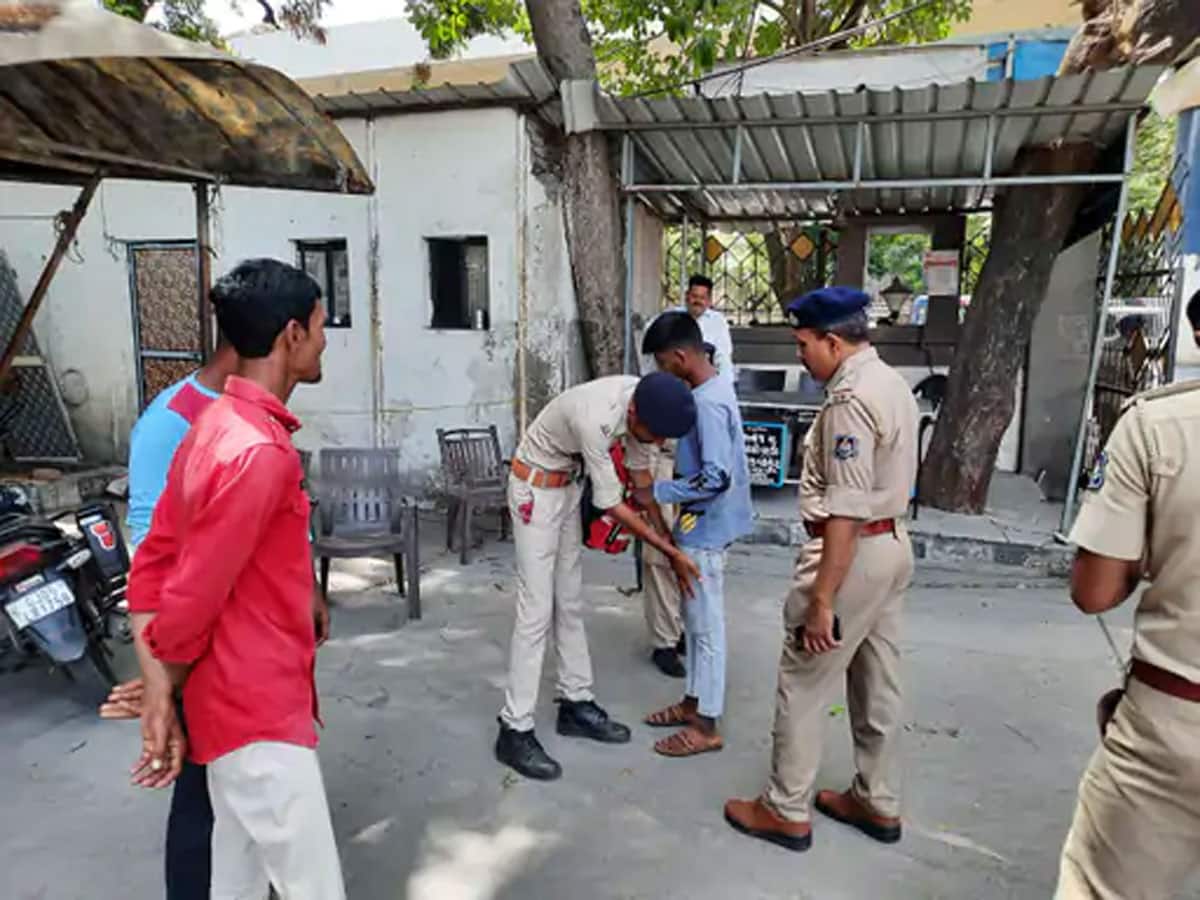 surat court on terrrorist attack alert checking by bomb squad