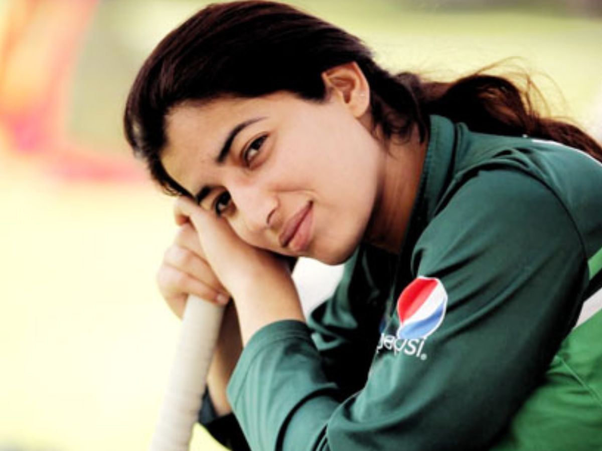 Aliya Riaz Cricket Player Pakistan finished match like ms dhoni by hits ...