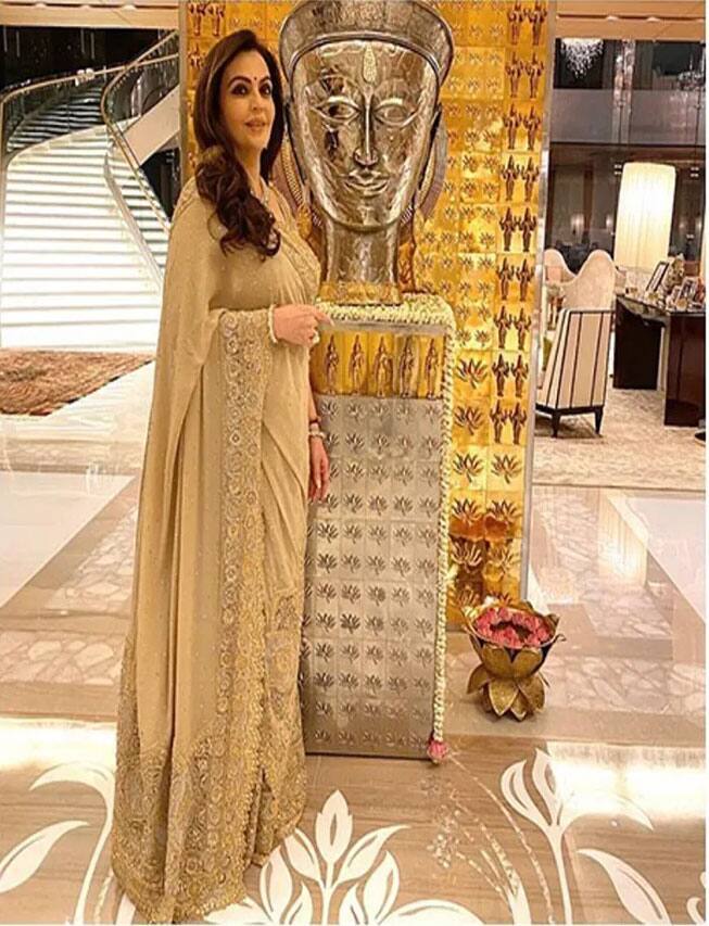inside stunning photos reliance ambani family famous antilia house in ...