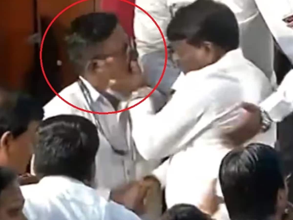 Viral Video: સ્ટેજ પરથી ઉતર્યા અને પોલીસકર્મીને ચોડી દીધો તમાચો, BJP ના ...