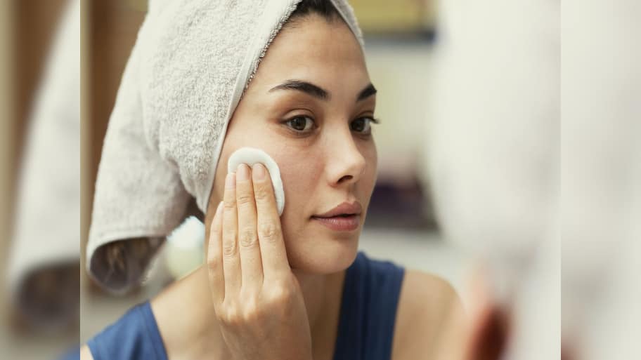 Night Skin Care: રાત્રે સુતા પહેલા ચહેરા પર શું લગાડવું ? આ 5 વસ્તુઓ ...