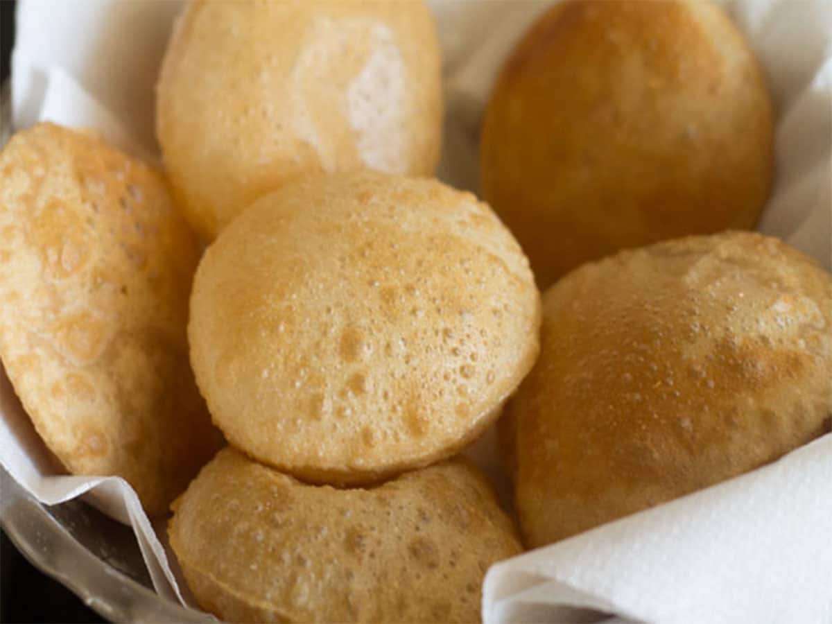 How To Make Puri Soft And Fluffy | how to make less oily puri | સોફ્ટ ...