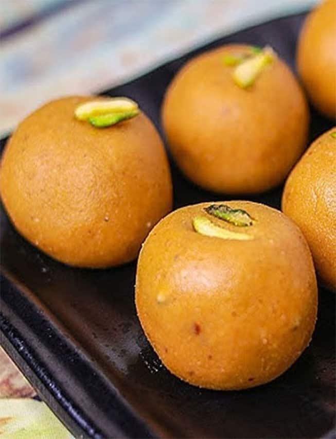 Gujarati mandir style magas ladoo recipe | magaj na ladoo banavani rit ...