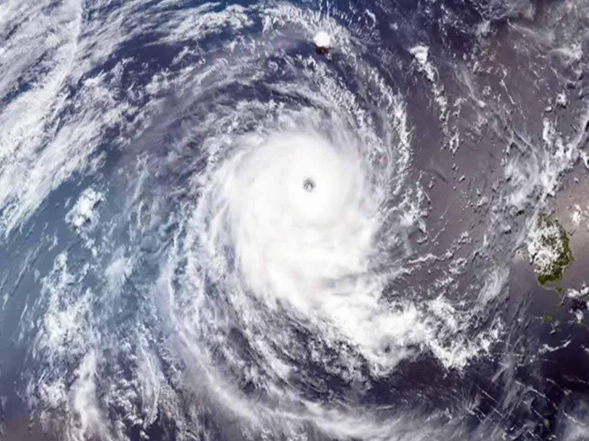Dangerous cyclone-like system will hit Gujarat, low-pressure from the ...