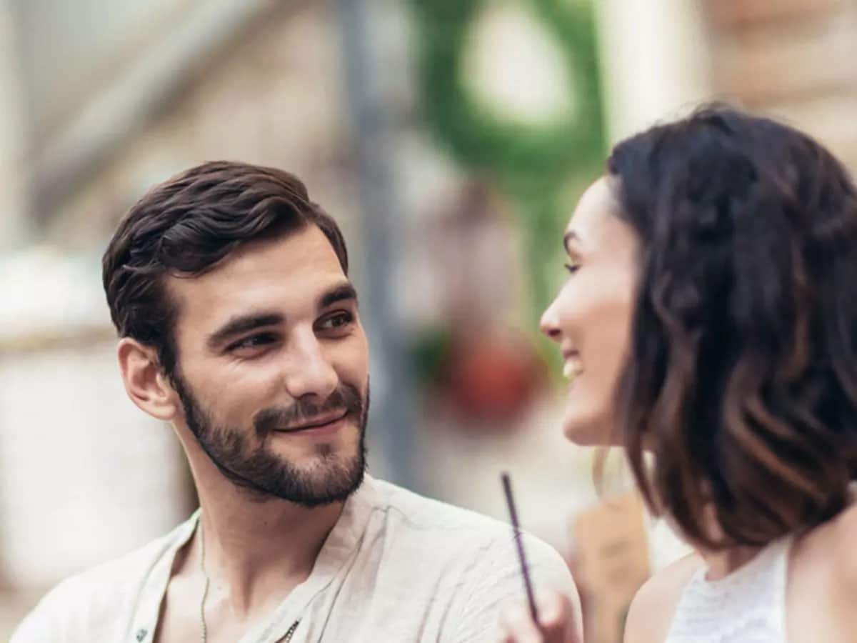 Girls 4 Love Signals | signs that says girl loves you | પ્રેમના ઈશારા